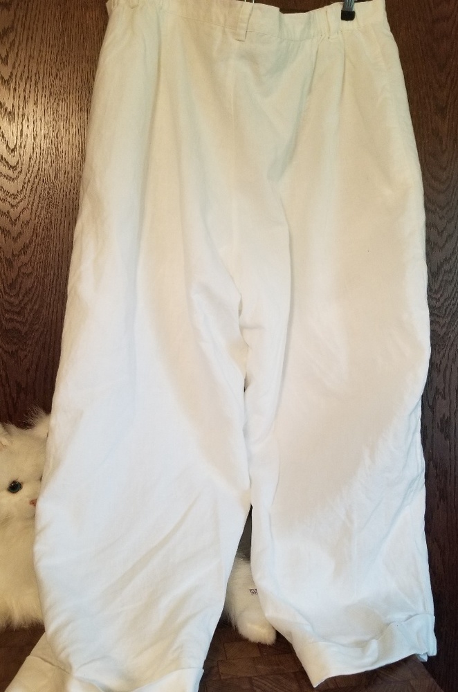 Jaclyn Smith Lined Linen White Capris - Gem